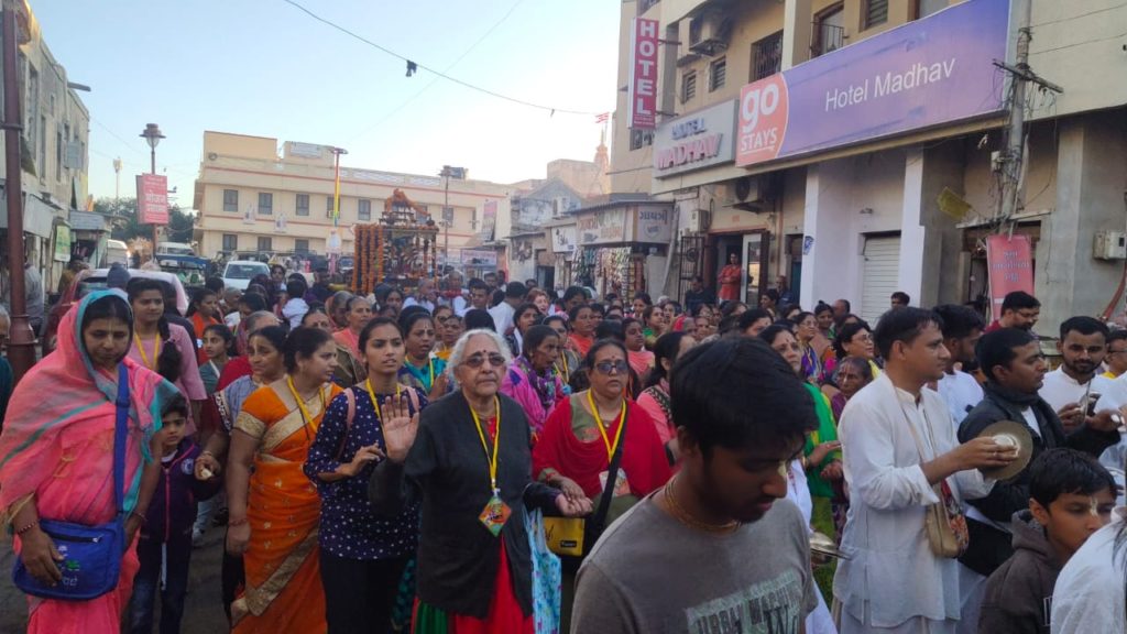 ISKCON Dwarka Temple celebrates Sri Sri Gaur Nitai Shobha Yatra in ...